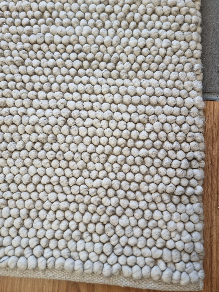 Pebbles Pure wool Silver Stone Floor Rug – All Modern Design